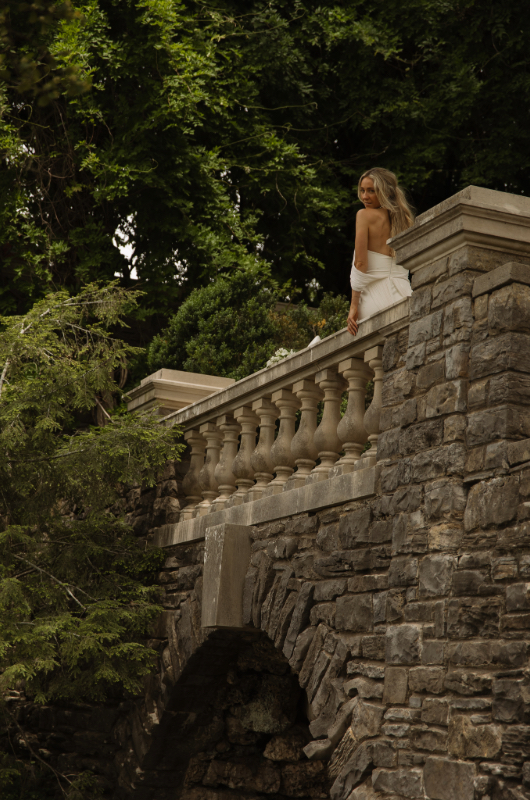 Elegant Garden Wedding Inspiration with Minimalist Bridal Style ...